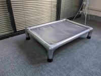 China Customized Thickness Cooling Elevated Pet Bed with Solid Steel Frame and Washable Fabric for sale