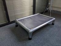 China Customized Thickness Cooling Elevated Pet Bed with Solid Steel Frame and Washable Fabric for sale