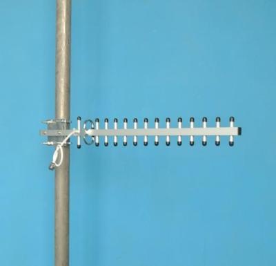 Chine antenne en aluminium anodisée expulsée résistante de Yagi de 2.4GHz 18dBi à vendre
