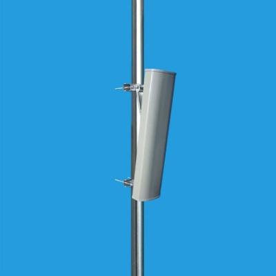 Chine 1700-2700MHz 15dbi X Polarized 4G LTE Outdoor Directional Panel Sector Antenna à vendre