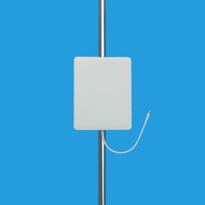 Chine 2.3-2.7GHz antenne directionnelle de bâti de mur antenne à panneau plat extérieure/d'intérieur de 14dBi à vendre
