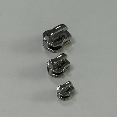 China Fine Texture #3 Metal Zipper Non Lock Pin Lock Slider Comfortable To The Touch for sale