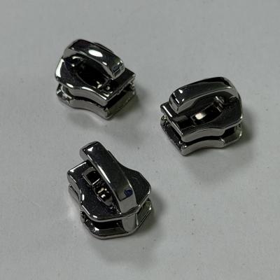 China Comfortable To Hold #8 Metal Zipper Non Lock Pin Lock Slider Provides A Great User Experience for sale