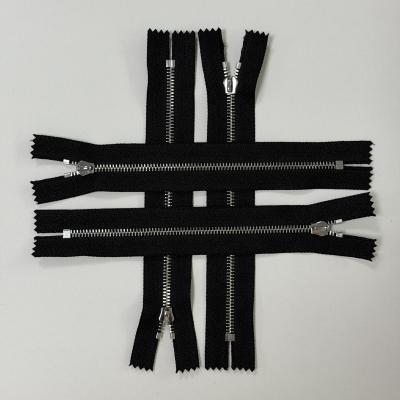 China Premium Quality #3 Euro Teeth Metal Zipper Slender And Three Dimensional Tooth Profile for sale