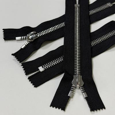 China Brass #8 Corn Teeth Metal Zipper Oil Sealing Treatment Premium Corrosion Protection for sale