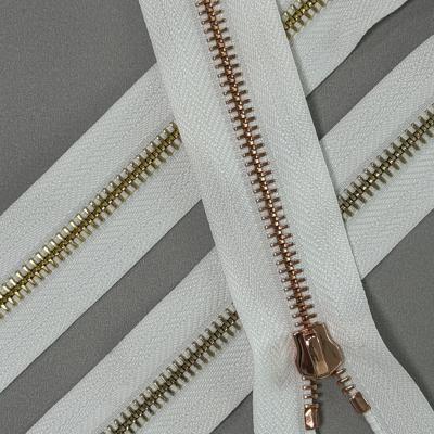 China Customized Euro Teeth Metal Zipper Environmental Friendly #5 Rose Gold Zip for sale