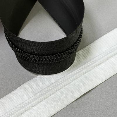 China Smooth Routing Watertight Zipper #5 Garment Zipper For Outdoor Jackets Skiwear for sale