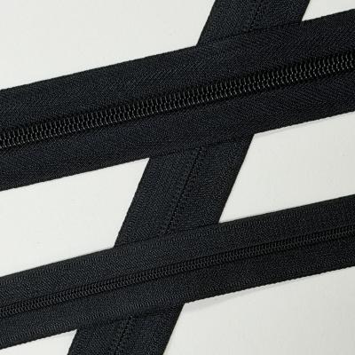 China Highly Resilient #5 Nylon Zipper Eco Friendly Cotton Yarn Tape Material for sale
