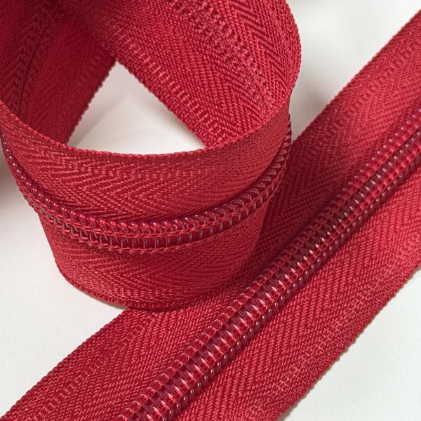 Quality Wash Resistant #5 Nylon Zipper Difficult To Demold Outdoor Waterproofing for sale