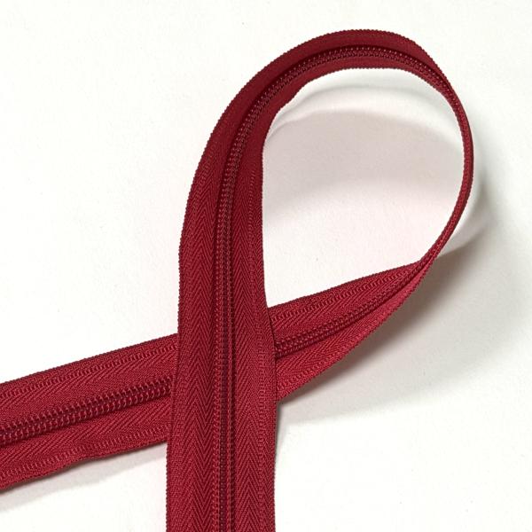 Quality Durable Red #5 Nylon Coil Zipper Smooth For Outerwear Sweatshirts for sale