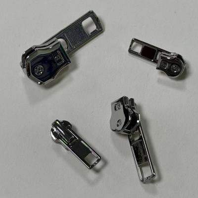 China Zinc Alloy #8 Auto Lock Slider Standard Pull Tab Prevent Accidental Unsealing for sale