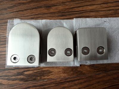 China SS304 / SS316 Stainless Steel Glass Clamps Easy Installation 52 * 52 * 32mm for sale