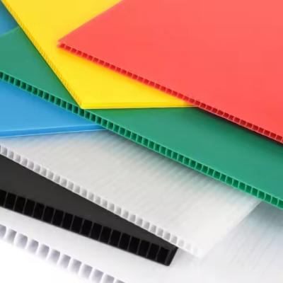 China 3mm 4mm 5mm PP Hollow Grid Sheets Corrugated Plastic Sheeting 4x8 for sale