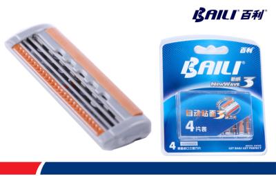 China Cartuchos de la maquinilla de afeitar de la maquinilla de afeitar 4 de la cuchilla del paquete tres de la tarjeta de la ampolla plásticos en venta