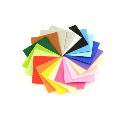 Cina Mattonelle lavoranti facili del soffitto del cartone di fibra dei pannelli acustici del poliestere in vendita