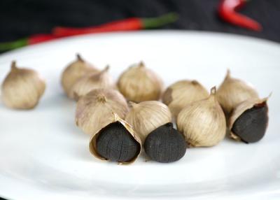 Cina aglio nero fermentato organico di 30mm-55mm in vendita