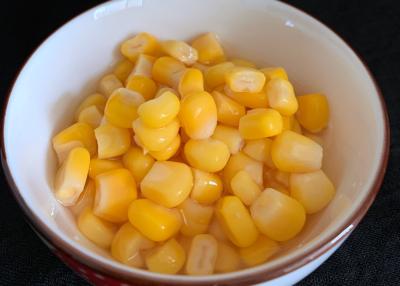 Cina noccioli freschi di Tin Packed Canned Sweet Corn del metallo con l'etichetta privata in vendita