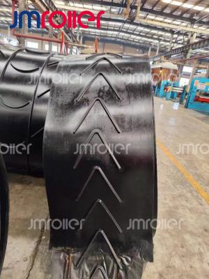 China Patterned Conveyor Belt Delivers Smooth Transport of Loose Bulk Materials for sale