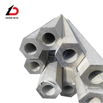 Cina Tubo di acciaio al carbonio a freddo di forma speciale Tubo di acciaio al carbonio personalizzato Tubo esagonale in acciaio al carbonio in vendita