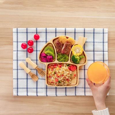 Cina Fornitura Eco-Friendly Bambù piatto per bambini stile moderno forma di fungo con base di silicone in vendita