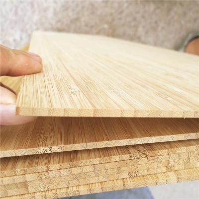 中国 シングルプライス フラットグレーン バンブープライス 4x8 層木板 販売のため