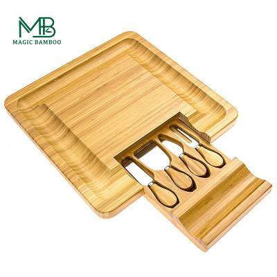 Cina Tavolo da taglio per formaggio in bambù con forma rettangolare a coltello e a forchetta in vendita