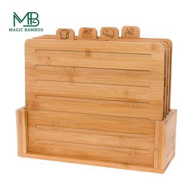 Cina Tavola da taglio in bambù con scatola personalizzata Materiale conveniente ed ecologico in vendita