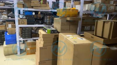 Cina NetApp FAS2750 2U/24 Drives interni Array di flash ibridi per SAN Scale-Out 2-12 nodi in vendita