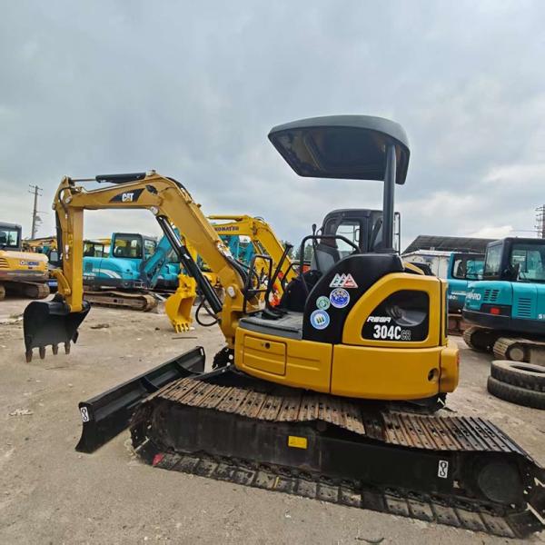 Quality Mini CAT 304CR Second Hand Excavator Machine Earthmoving Equipment 4ton for sale