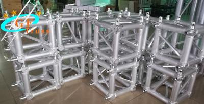 Cina Multi curva di alluminio della capriata di modo del connettore 6 della capriata di /Box dell'angolo della capriata della spina angolo del blocchetto della scatola da 90 gradi in vendita
