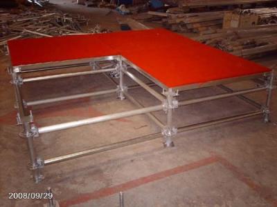 China Duurzaam regelbaar het stadiumplatform van het benenaluminium voor gebeurtenishuur Te koop