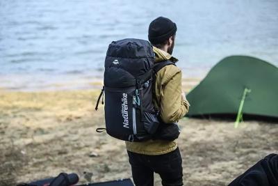 中国 ポリエステル0.1kg軽量の防水バックパック60cm山の移住袋 販売のため