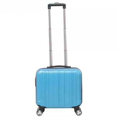Cina Waterproof Carry On Travel Luggage Hardshell Boarding Suitcase 18 Inch With Lock in vendita