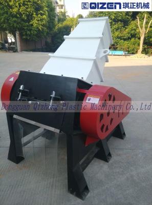 Cina Macchina di plastica del frantoio del singolo dell'asse spreco della trinciatrice per il tubo del PVC in vendita