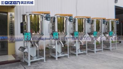 Cina Attrezzatura cosmetica verticale di miscelazione, macchina industriale automatizzata del miscelatore della polvere in vendita