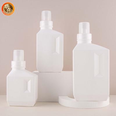 China Empty PE Plastic Liquid Laundry Detergent Bottle 1L 2L Refillable for sale
