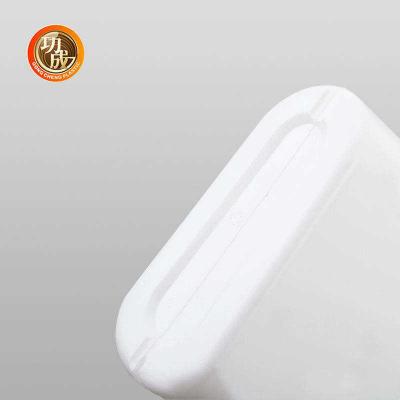 Cina Bottiglia di plastica dell'olio per motori della bottiglia della benzina dell'HDPE con il coperchio a vite in vendita