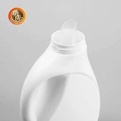 Cina Semi Transparent Detergent Plastic Bottles With Screw Cap in vendita