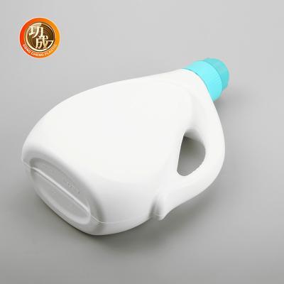 Cina Leak proof Recyclable PE Liquid Detergent Empty Bottle With Screw Cap in vendita