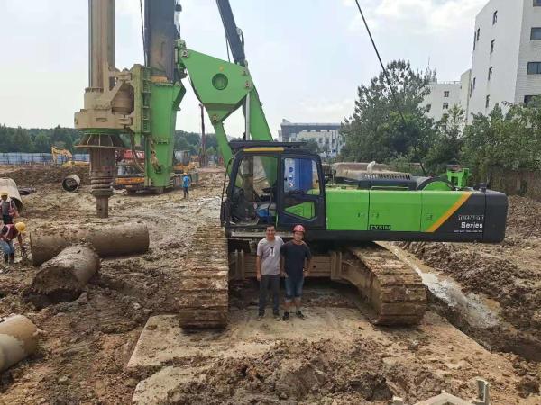 Rotary Low Headroom Driling Rig Pile Machine 560KN Construction Foundation