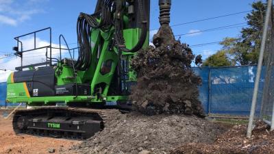 Cina L'alto piledriver Rig Hydraulic CFA della coclea di efficienza di funzionamento funziona accatastando la macchina in vendita