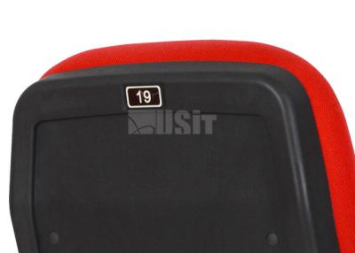 Cina Le sedie commerciali della disposizione dei posti a sedere del teatro della schiuma modellate Seat del tessuto forniscono di punta sul bracciolo in vendita