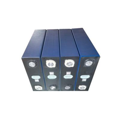 Cina batteria prismatica ricaricabile lifepo4 di 3.2v 230ah per stoccaggio a energia solare in vendita