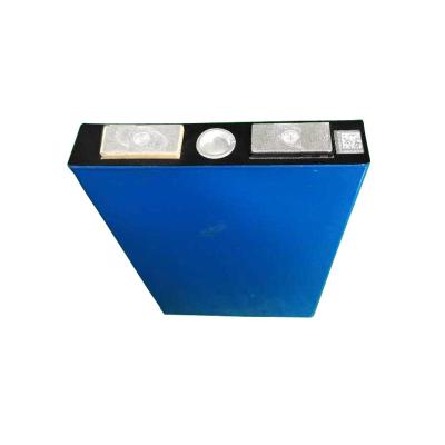Cina Cellula di batteria al litio LiFePO4 3.2V 80AH prismatica per i sistemi solari dei veicoli elettrici in vendita