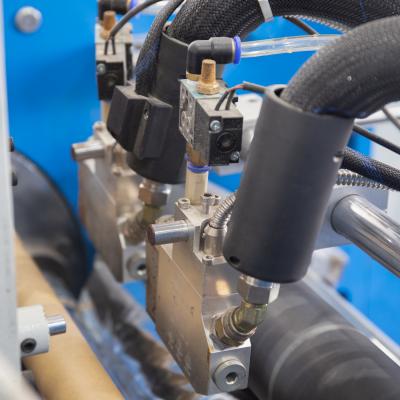 Cina Macchina di riavvolgimento di fogli di alluminio a stretch automatico completo con materiale di imballaggio in legno in vendita