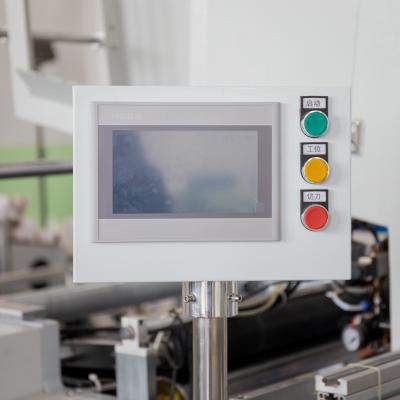 Cina Macchina per il rimbocco di fogli di alluminio con touch screen azionato elettricamente in vendita