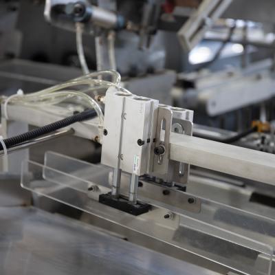 China Best Choice Easy to Operate Paper Carton Box Packing Machine with Air Pressure 0.7mpa for sale