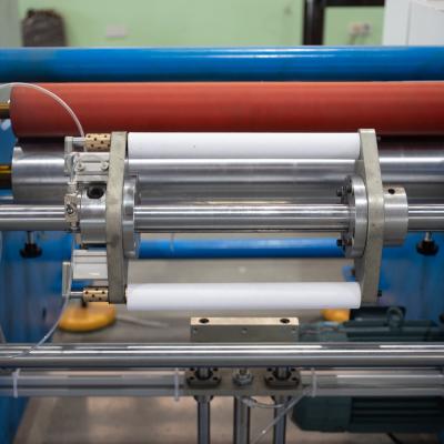 Cina Semi-automatico azionato a motore elettrico per ripiegare pellicole di alluminio per materiali fini in vendita