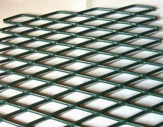 Cina Rete metallica espansa in metallo da 0,3 mm-8 mm immergendo la plastica resistente alla corrosione in vendita