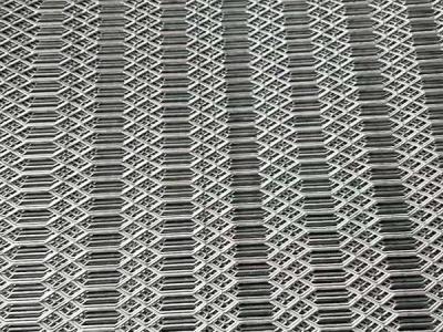 Cina Maglia d'acciaio esagonale operata isoscele, gambo equivalente Diamond Shape Metal Mesh di 4mm in vendita